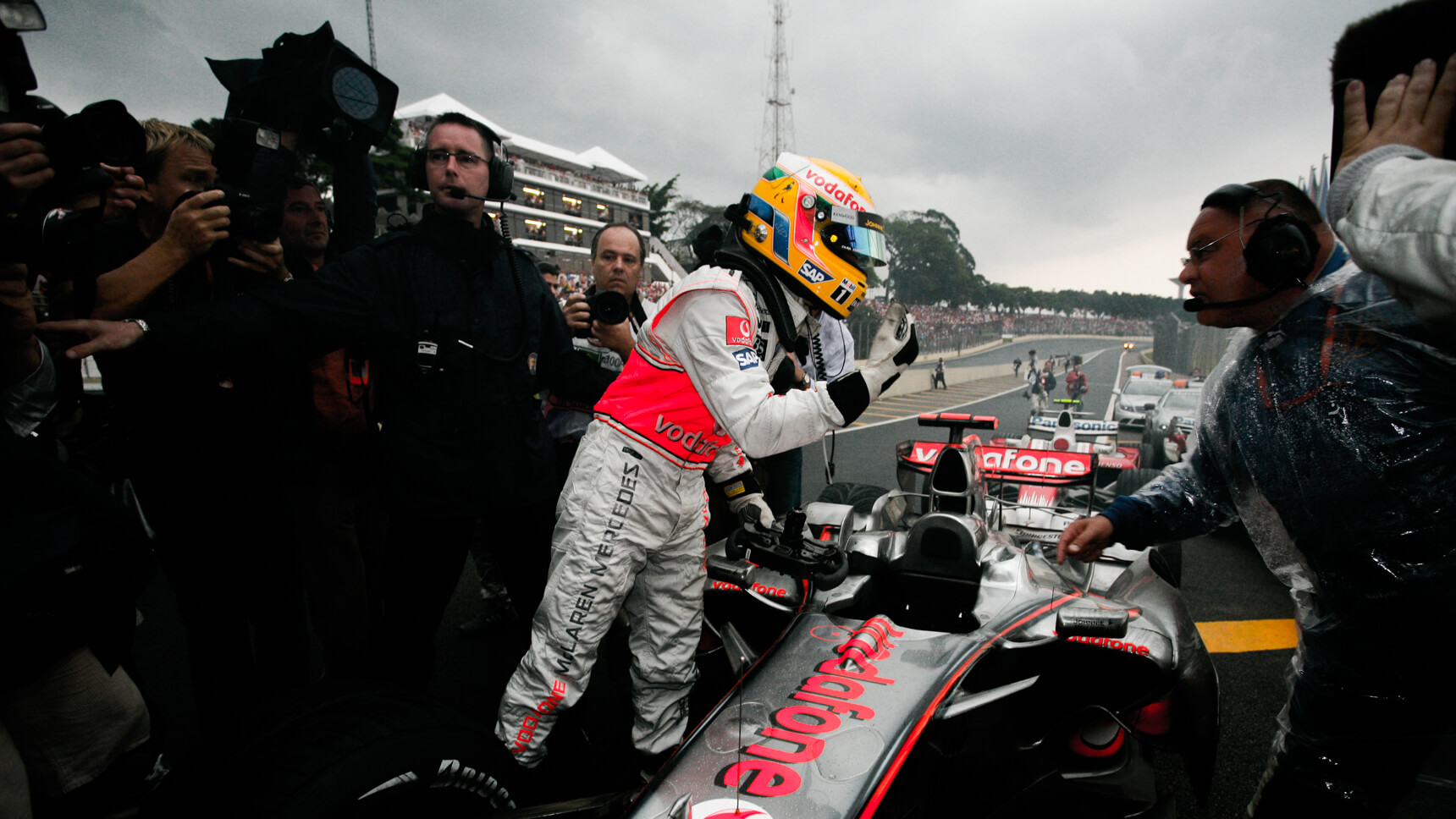 Is that Glock? Relive Hamilton’s dramatic F1 title win from 2008